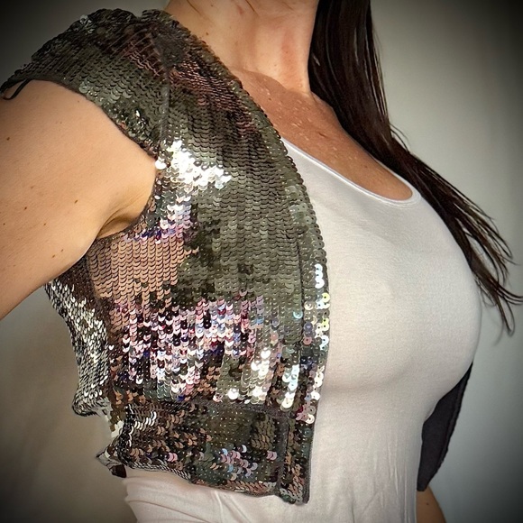 Jennifer Lopez | Sweaters | Jennifer Lopez Silver Sequin Crop Cap ...